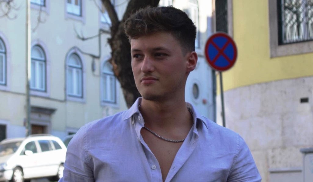 André Frade trata a meteorologia por tu - RDP Internacional - RTP