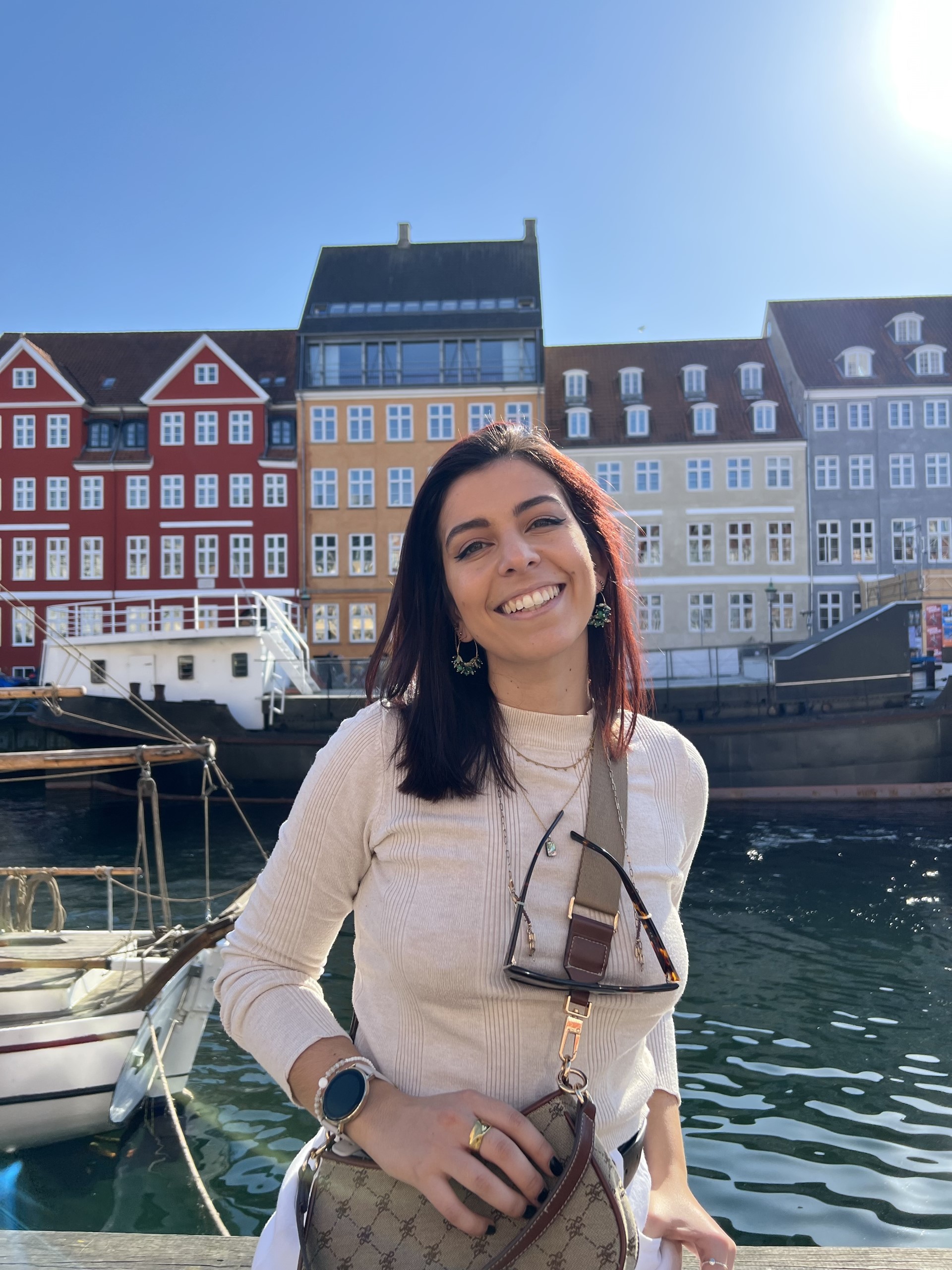 Ana Rita de Oliveira leva a Nestlé pelo mundo - RDP Internacional - RTP